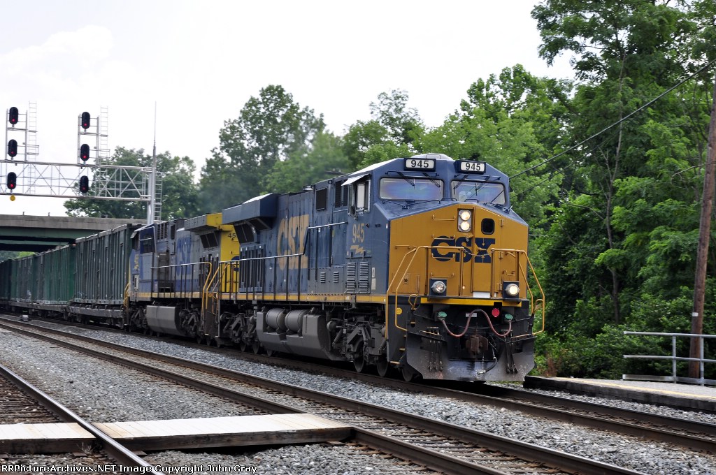 Q703-01 with CSXT 945(ES44AC) & CSXT 455(AC44CW)